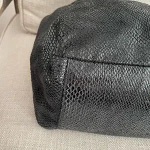 Kenneth Cole Reaction | Bags | Kennith Cole Hobo Bag Reaction Black ...